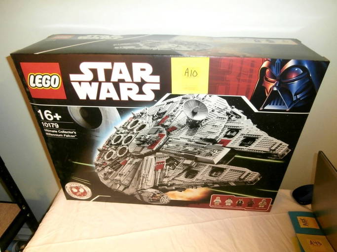 Lego Star Wars Millennium Falcon - Nov 05, 2016 | Golden Gavel Auctions ...