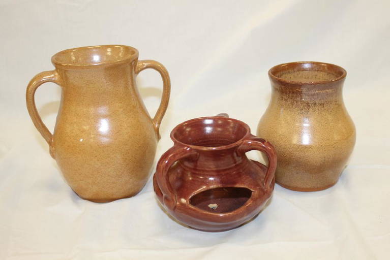 Waco, Ky Style Pottery: 6 1/4" 2 Handle Vase With