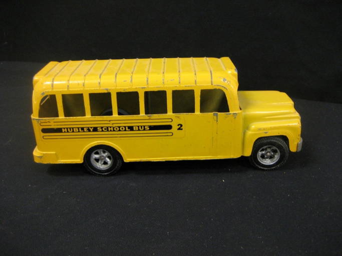 Hubley 9 1/4" School Bus.