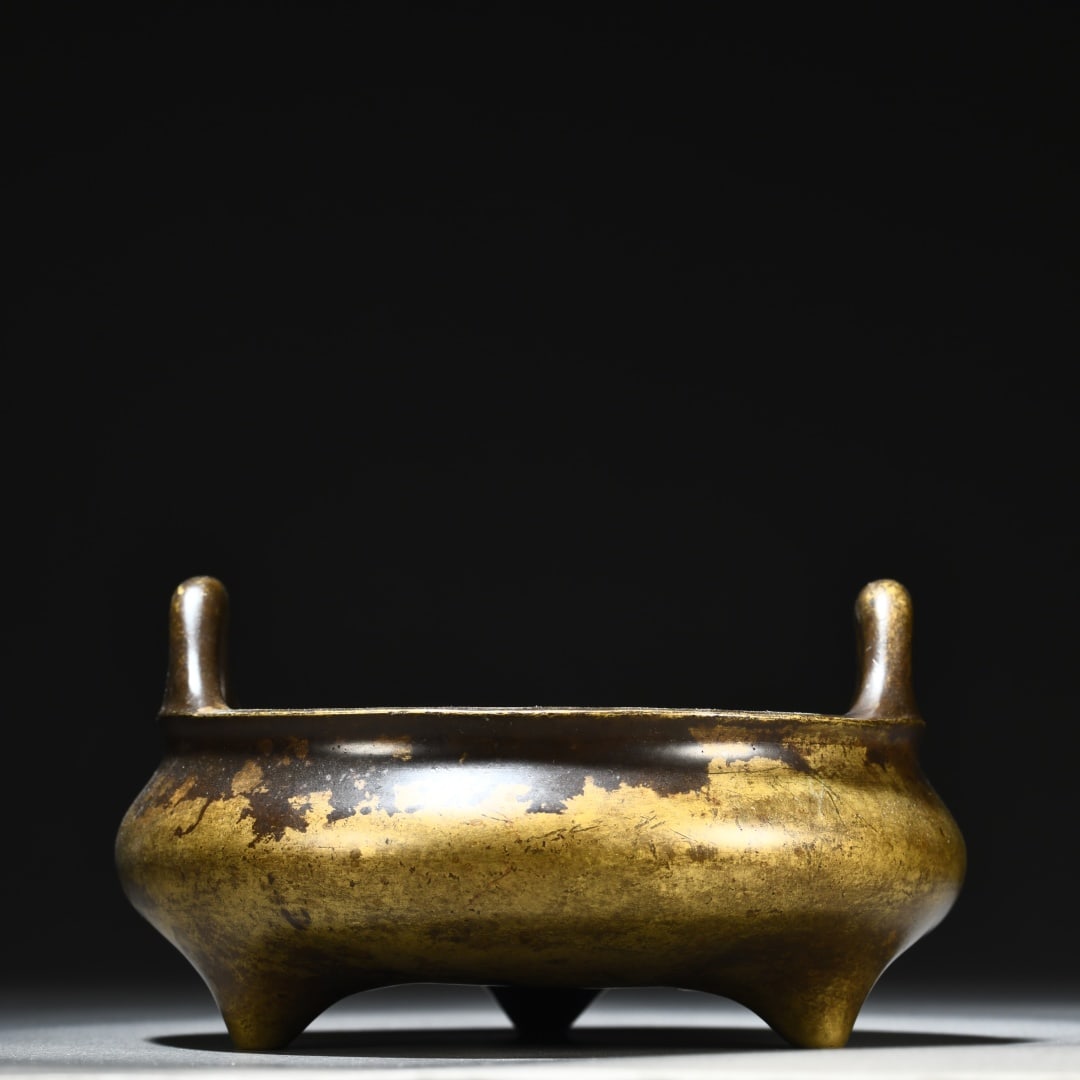 One Piece Of Copper Tire Three-legged Furnace Auction