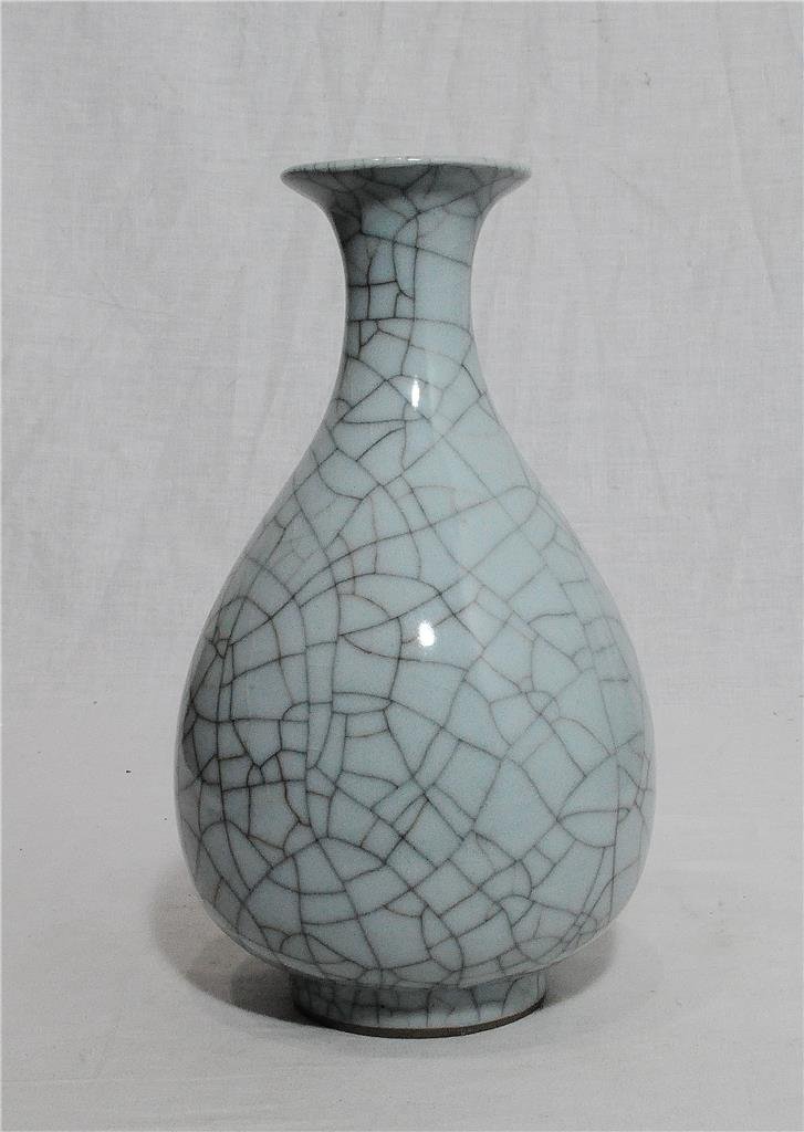 Chinese Celadon Crackle Porcelain Vase - Nov 15, 2015 | Nis Online ...