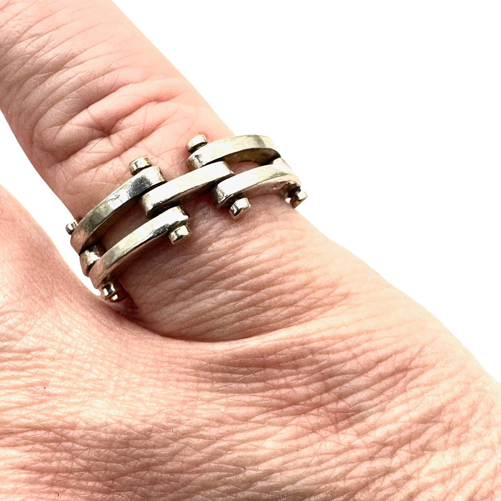 Designer Style Sterling Silver Chain Link Ring Size 7 Auction