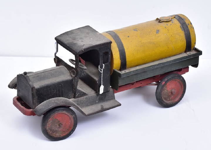 Keystone Tanker Truck - Jan 23, 2019 | Fairfield Auction, LLC in CT