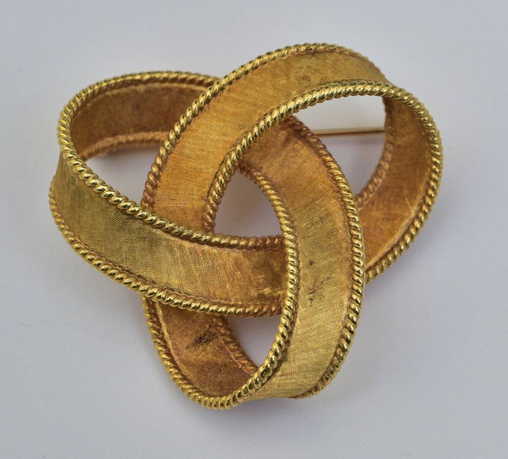 18k Gold Ribbon Brooch Auction