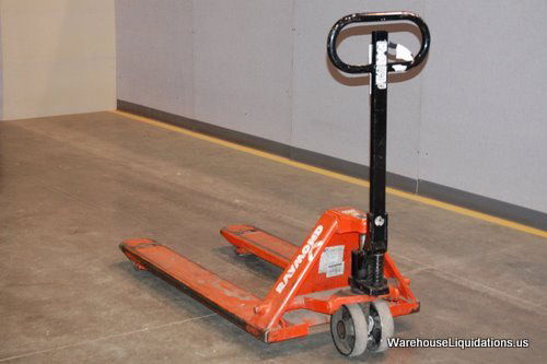 63: RAYMOND Pallet Jacks