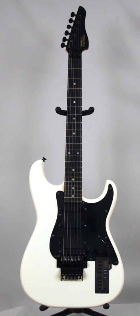 Casio PG380 Synth Guitar in White DGUI34