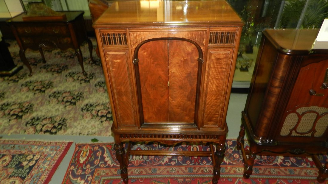 super 1931 Atwater Kent AK-89 floor model radio,