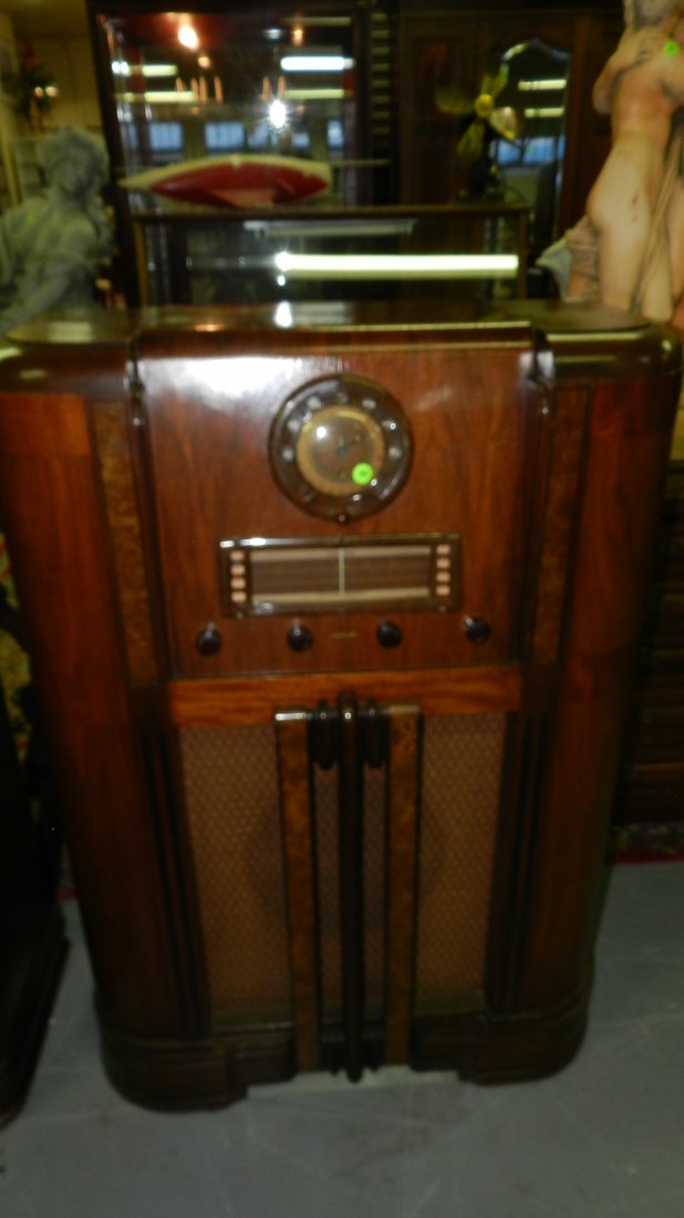 lovely antique floor model radio in cabinet, Motorola - Jan 20, 2015 ...