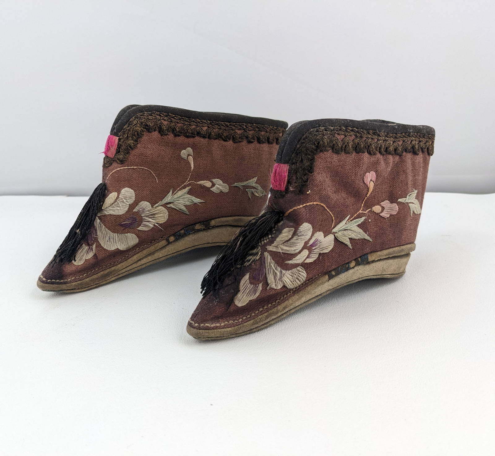 19th Century Chinese Silk Emroidered Bound Shoes Auction