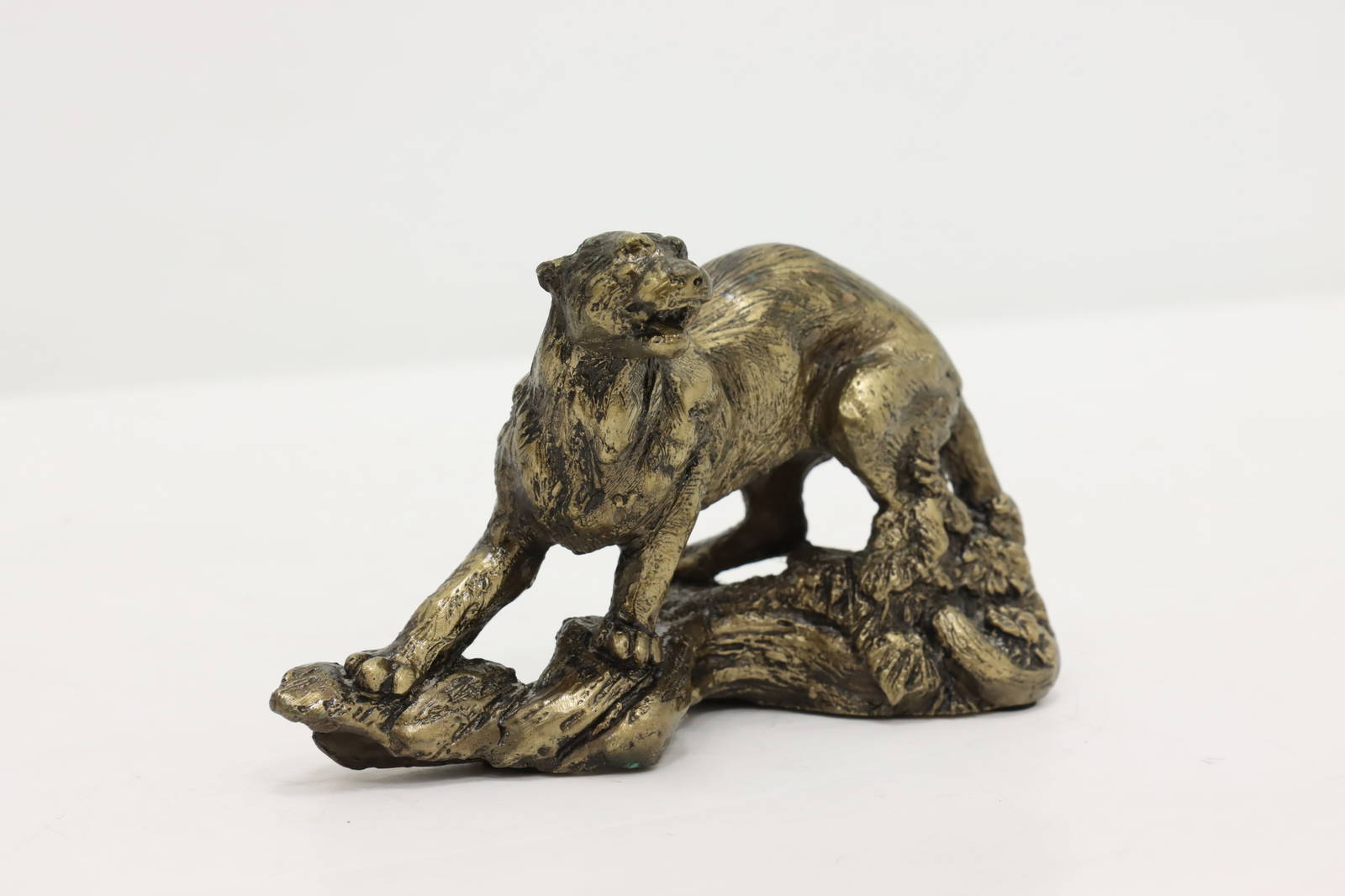 Mountain Lion Vintage Bronze Sculpture, Shoop #48181 Auction