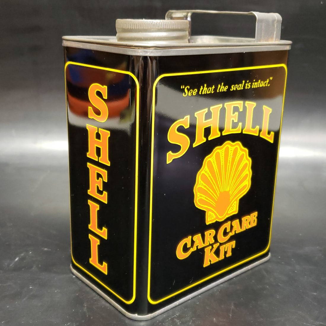 Shell Car Care Kit In Vintage Looking Tin - Jun 09, 2025 | Seattle ...