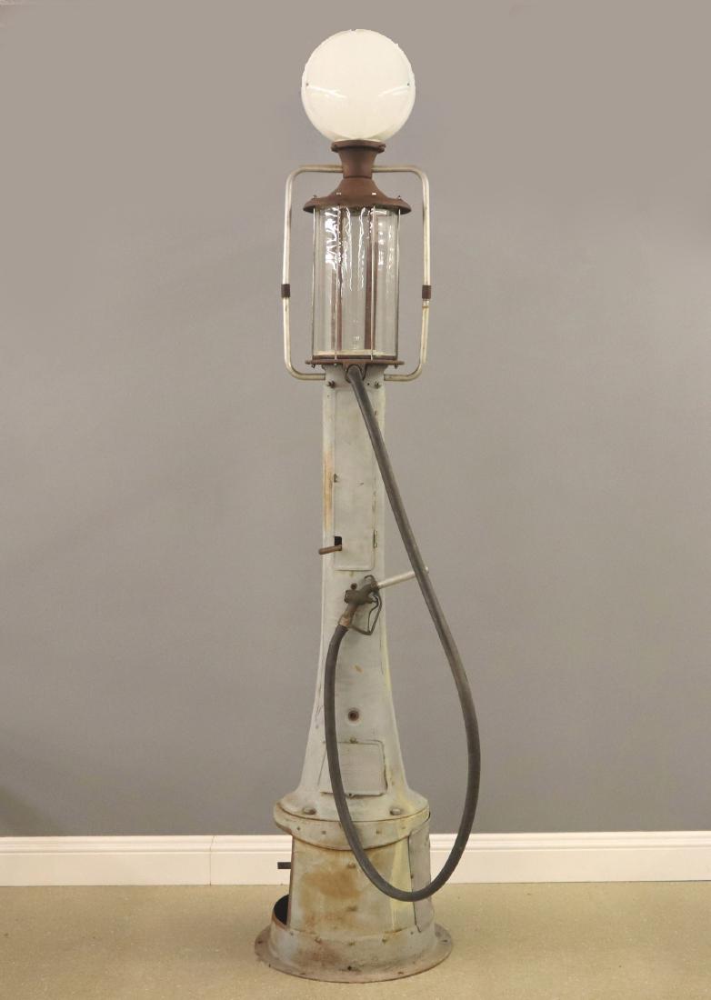 Fry Model 17 Visible gas pump
